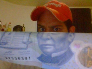 Combine Your Face with Currency for 'Moneyface' Photographs | PetaPixel