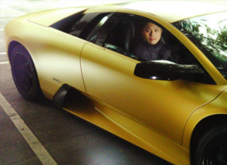 A 2-Megapixel Buzz Lightyear Camera in the Hands of a Pro Photographer ...