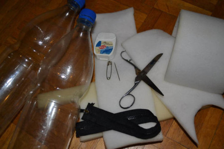 How to Make a Padded Lens Case Using Plastic Bottles | PetaPixel