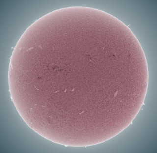 Photographer Captures Detailed Photos of the Sun From His Backyard ...