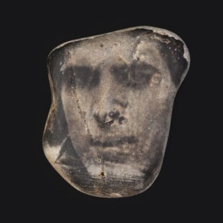 Photographer Uses Stones as His Canvas for Portrait Photo Prints ...