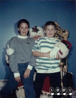 These Two Brothers Have Had Their Photo Taken with Santa for 30 Years ...