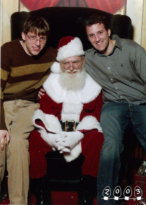 These Two Brothers Have Had Their Photo Taken with Santa for 30 Years ...