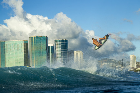 A Look Into the Life and Work of Surf Photographer Zak Noyle | PetaPixel
