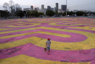 World's Largest Animated GIF Created with Ground Paintings and a ...