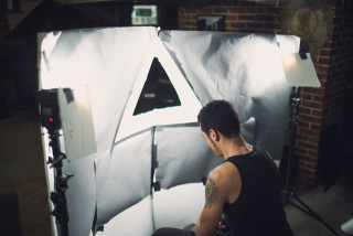 DIY: Build a V-Flat with Swappable Catchlight Shapes | PetaPixel