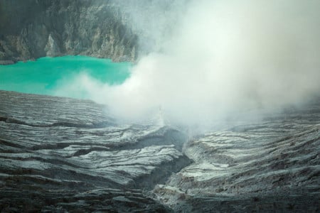 Photos of the Glowing Sulfur Inside Indonesia's Blue Fire Volcano ...