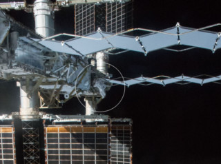 This Photo of an Astronaut Shows How Big the ISS Is | PetaPixel