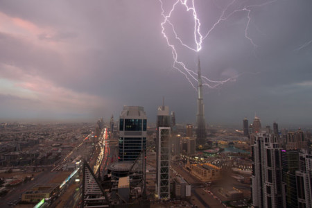 How I Captured Lightning Striking the Tallest Building in the World ...