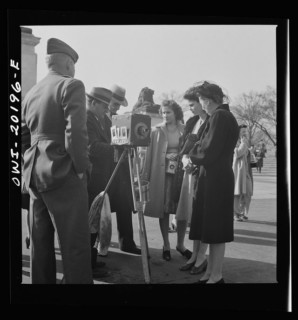 Photos of Photographers in the Great Depression | PetaPixel