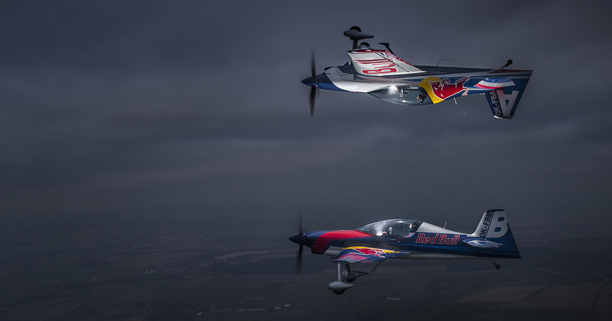 Photographer Shoots Airplane Flyby with 30 Strobes | PetaPixel