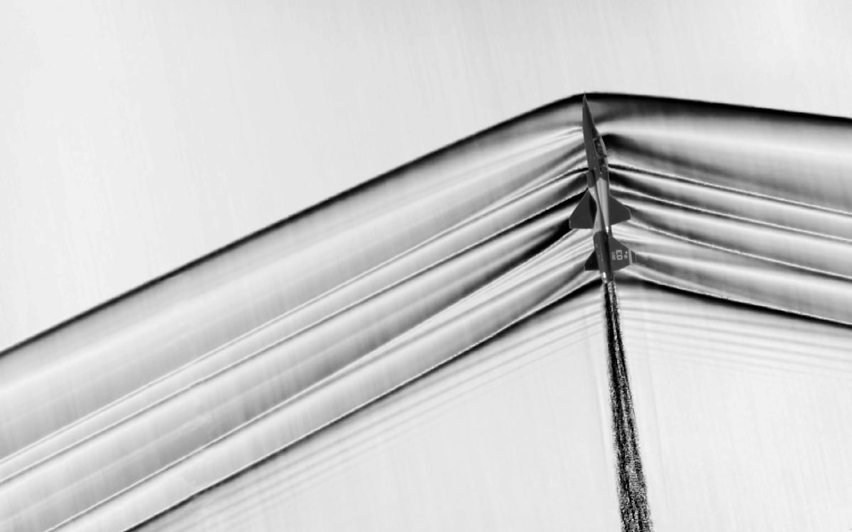 Amazing Photos Capture Supersonic Shock Waves Made by a Fighter Jet ...