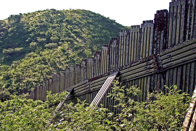 Photos of Walls That Divide Borders Around the World | PetaPixel