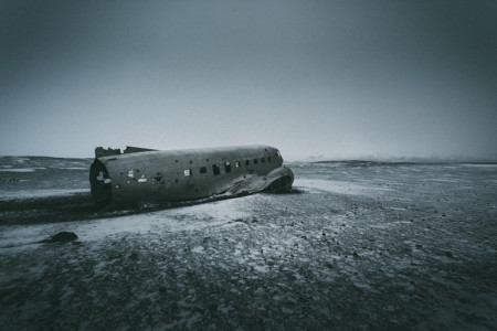 My Photography Pilgrimage to the Iconic DC-3 Wreck in Iceland | PetaPixel