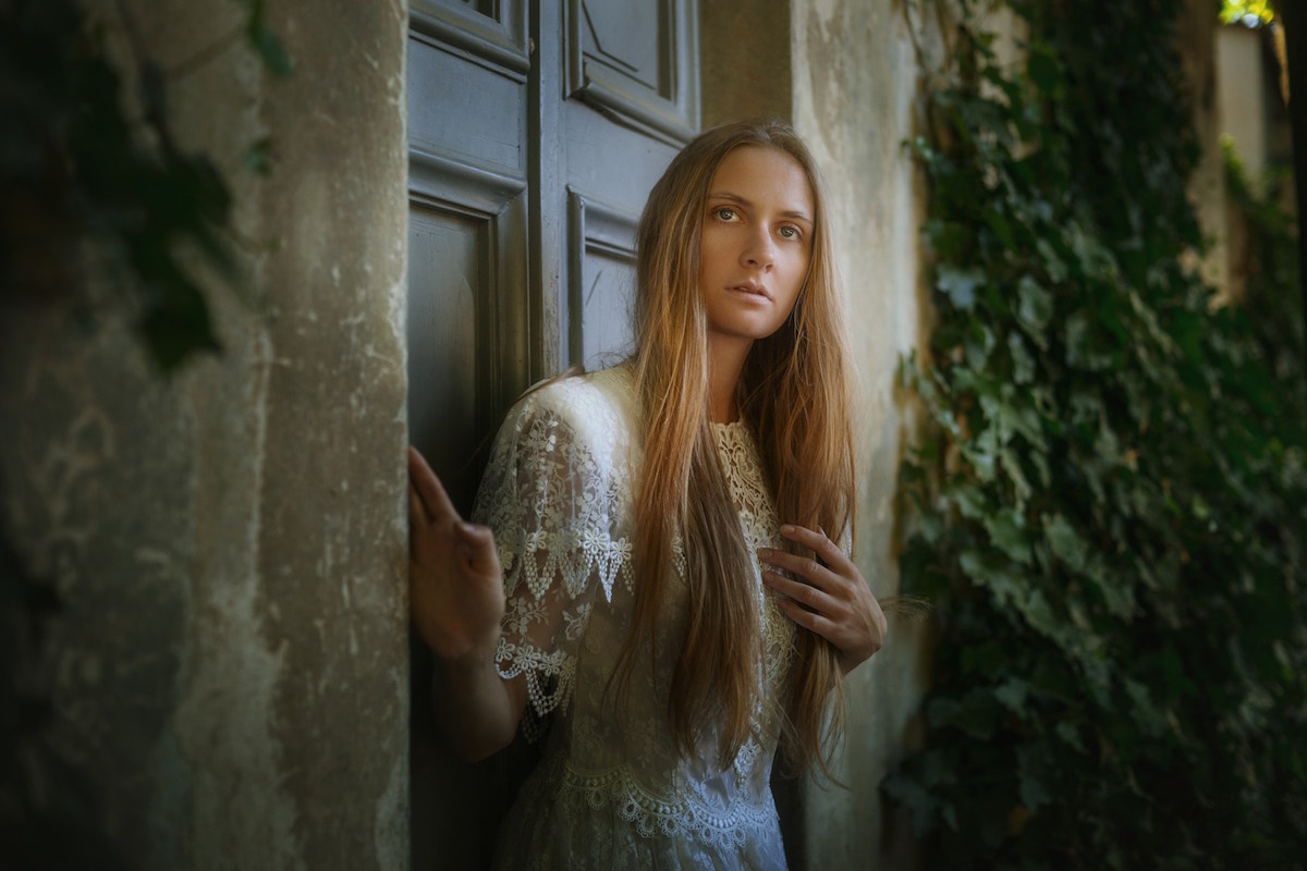 Why We Shoot Faceless Imagery | PetaPixel