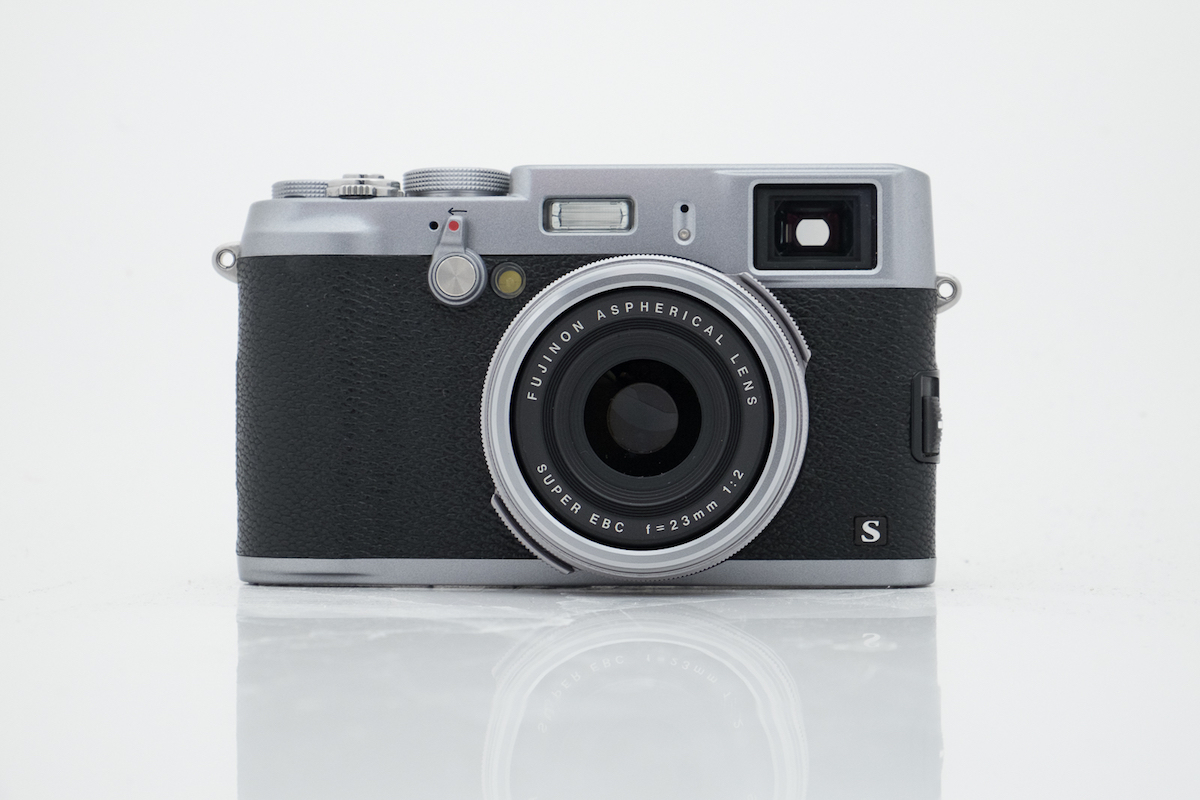 DIY Tip: Use Your Bathtub for Better Product Shots on the Cheap | PetaPixel