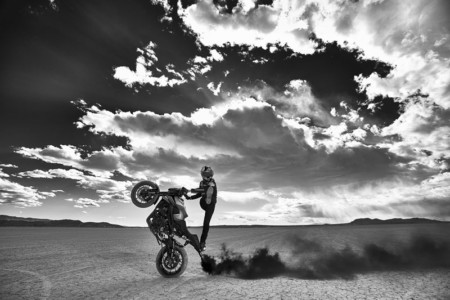 Capturing the Beauty of Motorcycle Stunt Riding | PetaPixel