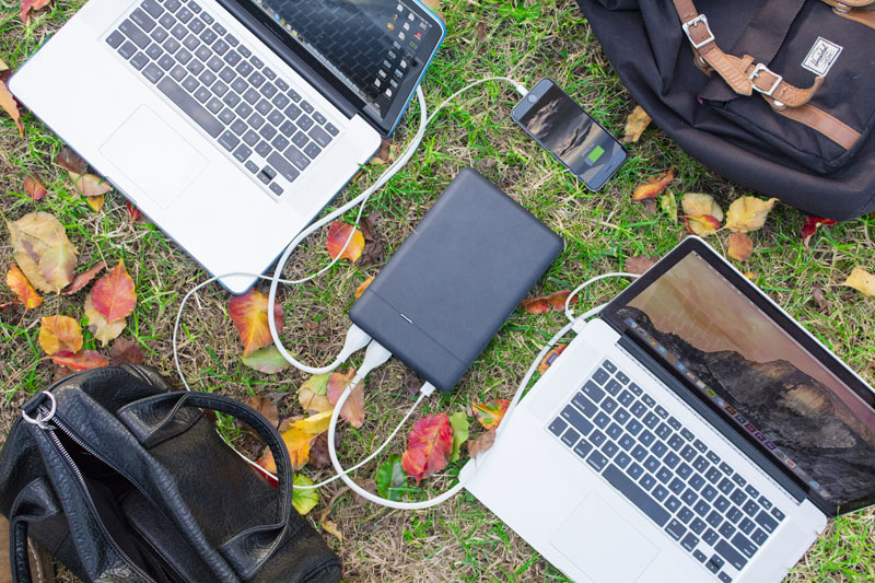 PLUG: A Battery Pack That Puts Two AC Wall Outlets in Your Camera Bag ...