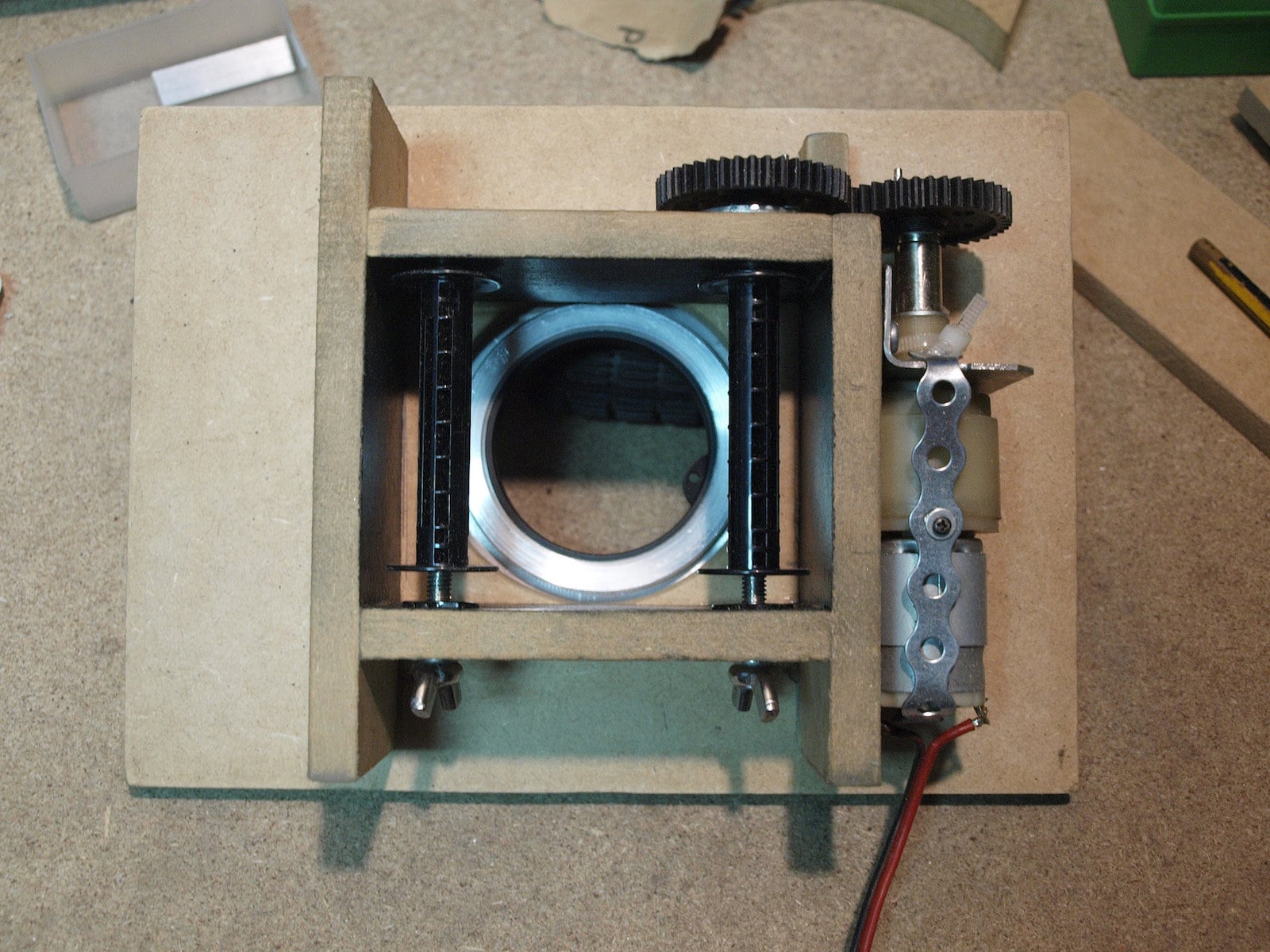 This Photographer Built His Own DIY Medium Format Slit-Scan Film Camera ...