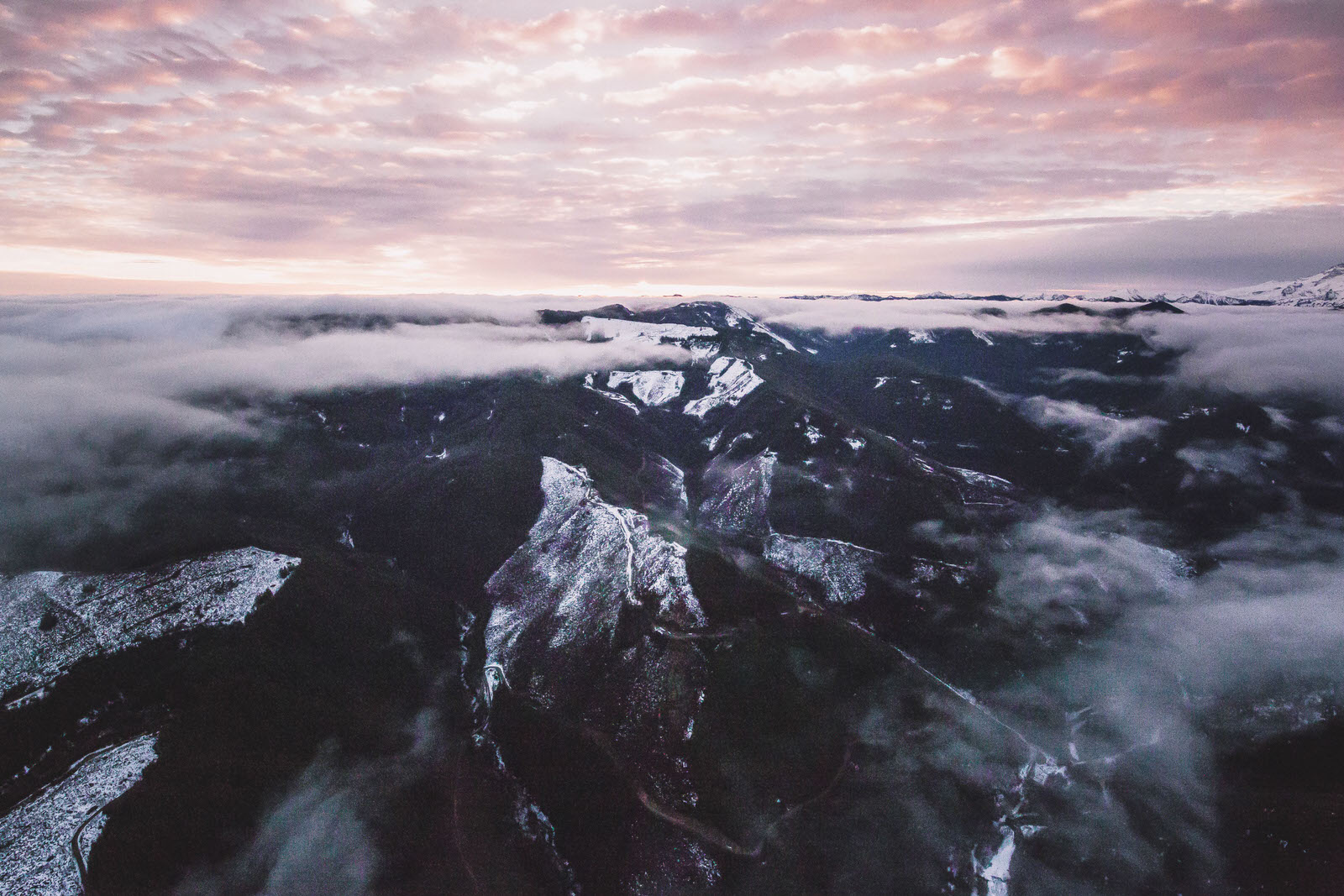 Tips for Shooting Aerial Photos from a Helicopter | PetaPixel