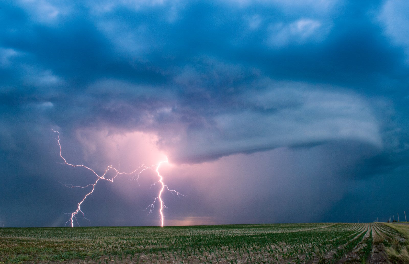 How to Photograph Lightning: Helpful Tips for Nailing the Shot | PetaPixel