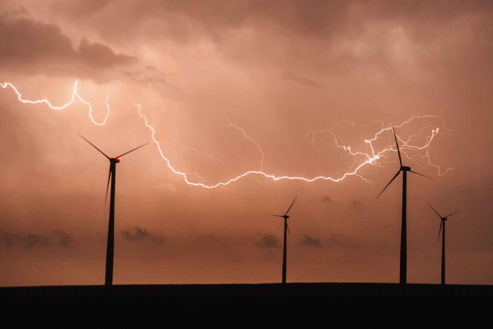 How to Photograph Lightning: Helpful Tips for Nailing the Shot | PetaPixel