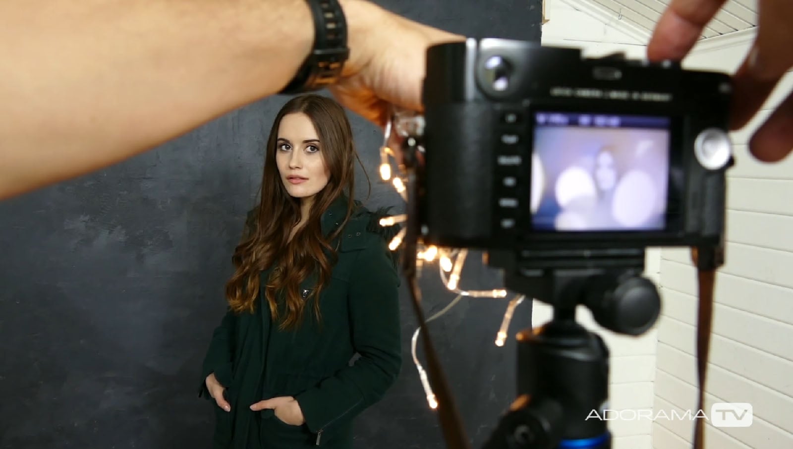 How to Add Front Bokeh to a Portrait Using Christmas Lights | PetaPixel