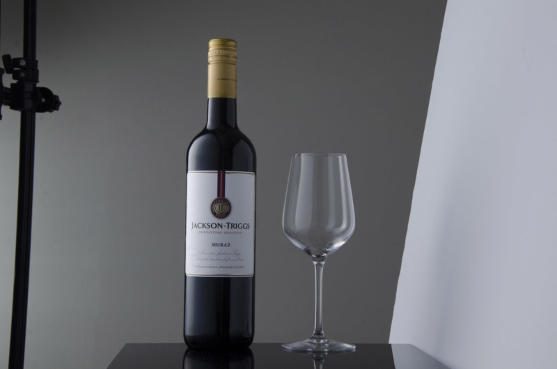 How to Shoot a Professional Wine Photo with Speedlights and a Kit Lens ...