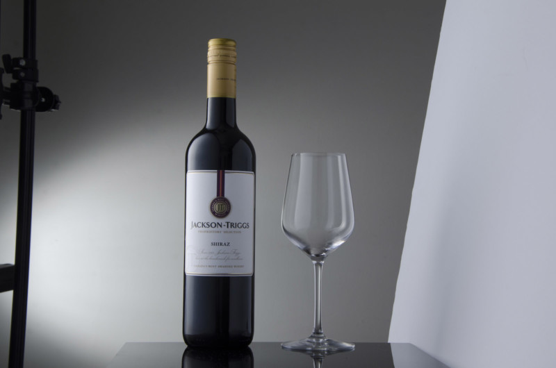 How to Shoot a Professional Wine Photo with Speedlights and a Kit Lens ...