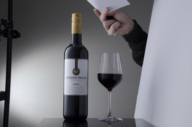 How to Shoot a Professional Wine Photo with Speedlights and a Kit Lens ...