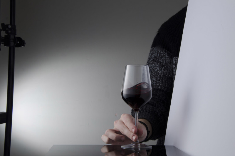 How to Shoot a Professional Wine Photo with Speedlights and a Kit Lens ...