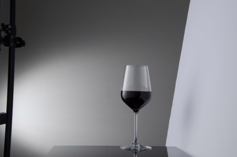 How to Shoot a Professional Wine Photo with Speedlights and a Kit Lens ...
