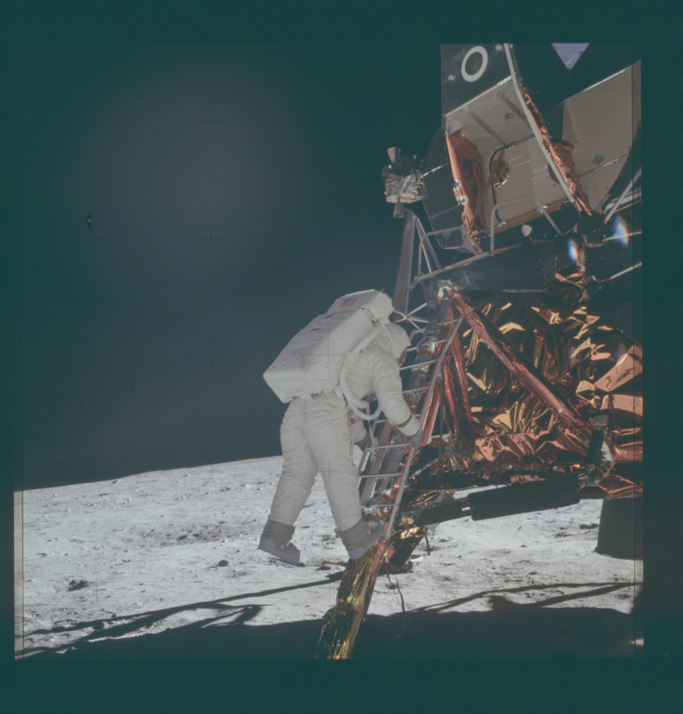 A Beautiful Ode to Space Exploration Made Using Only NASA Apollo Photos ...