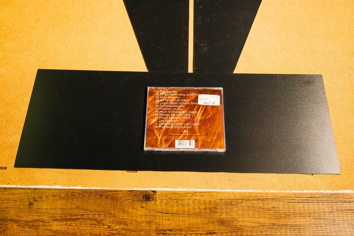 How to Build Your Own Monitor Hood for Less Than $12 | PetaPixel