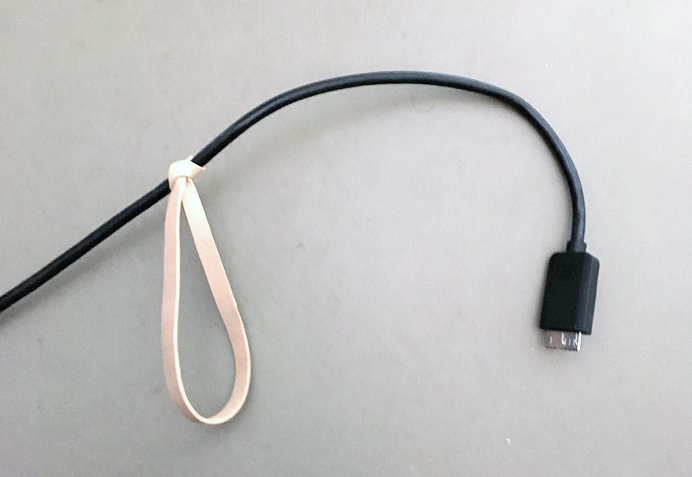 A Rubber Band Can Take the Stress Off Your Camera's Tether Cable ...