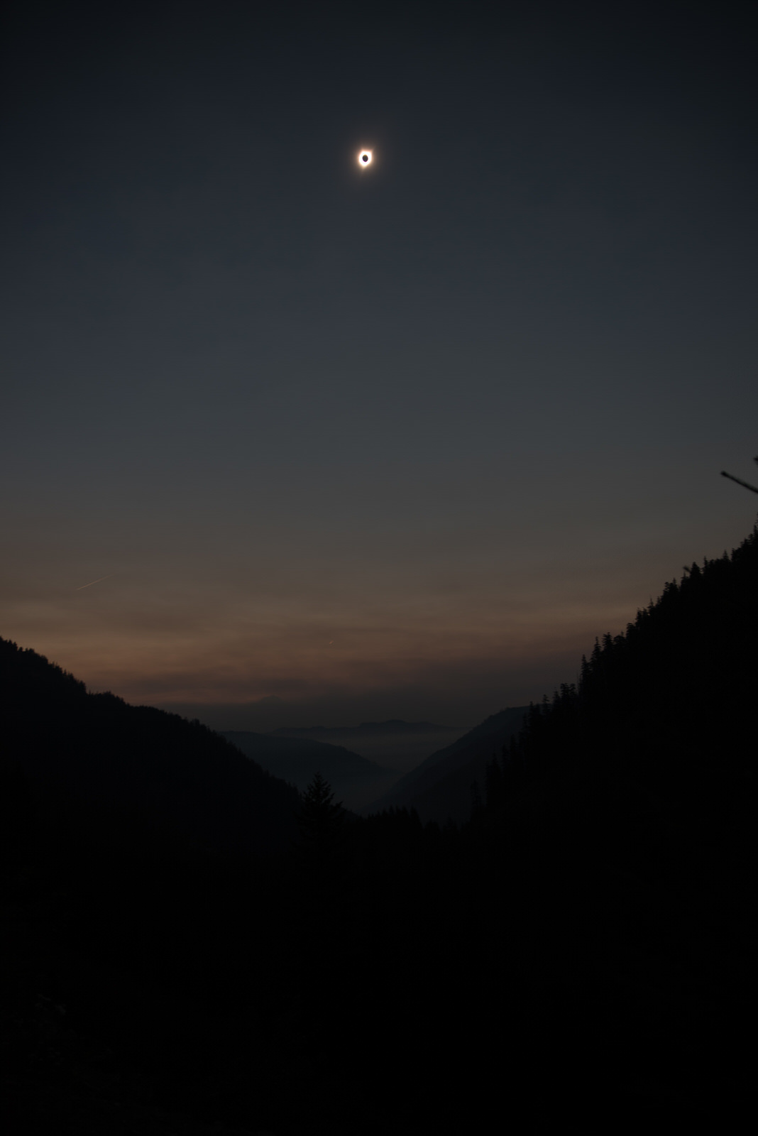 This Eclipse Photo Shows the Power of Shooting RAW | PetaPixel