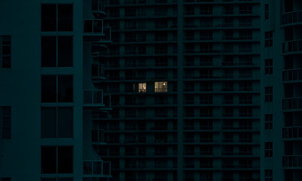 Alone Together: Photos That Show the Loneliness of Cities During Blue ...