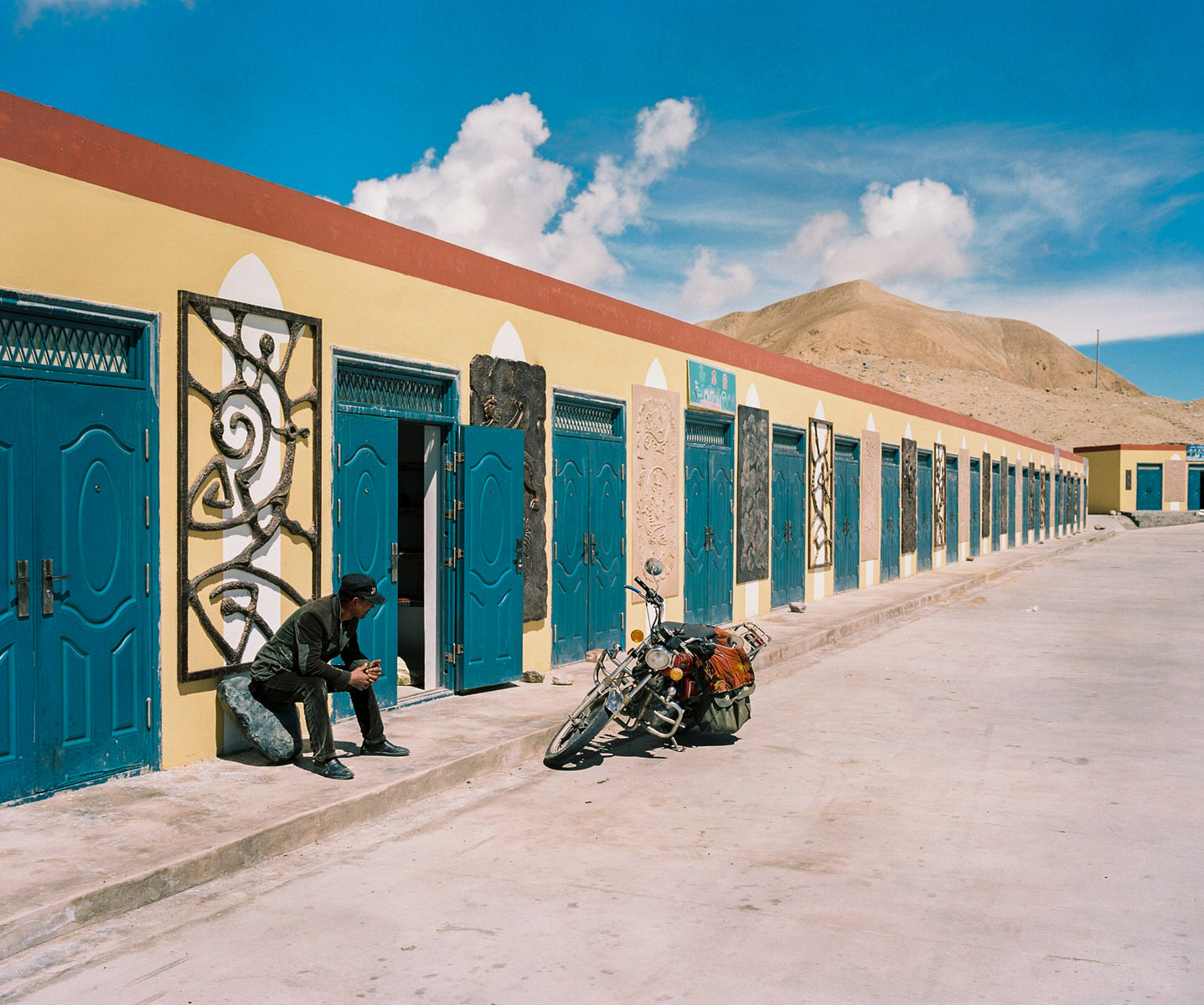 Out West: A Visual Narrative of China’s Westernmost Region | PetaPixel