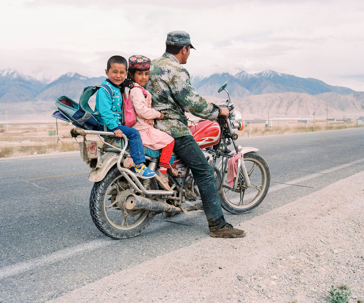 Out West: A Visual Narrative of China’s Westernmost Region | PetaPixel
