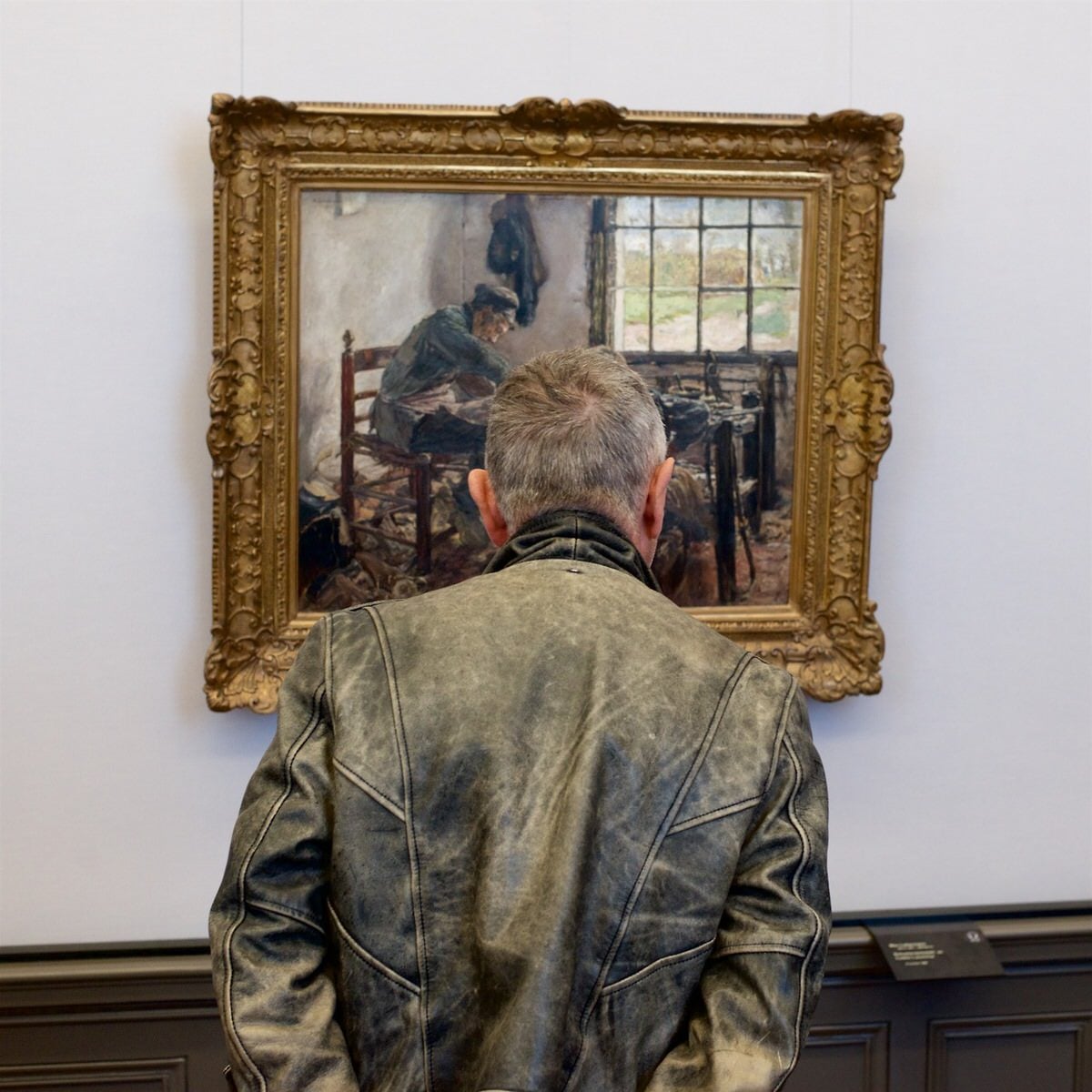 Photos of People Matching Paintings in Museums | PetaPixel