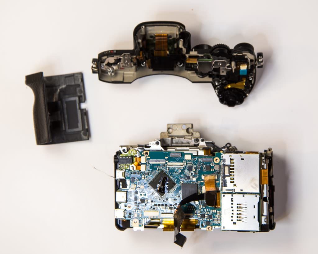 A Teardown of the New Sony a7R III | PetaPixel
