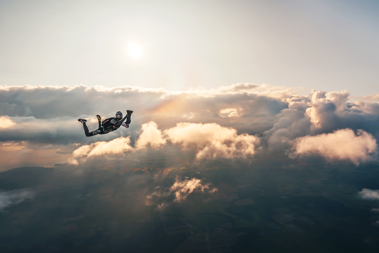 A Skydiving 'Studio' Photo Shoot with Flash Lighting in Midair | PetaPixel