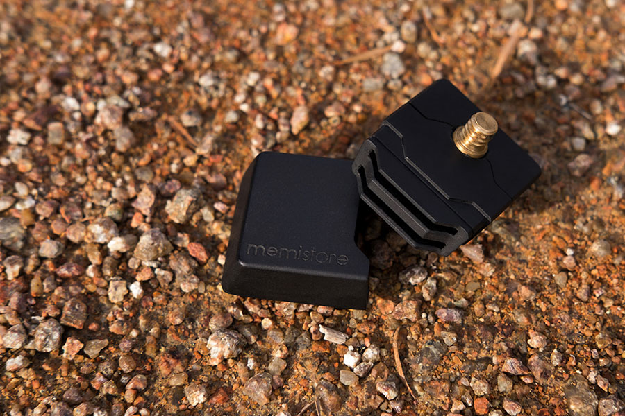 Memistore is an SD Card Holder That Mounts to Your Camera | PetaPixel