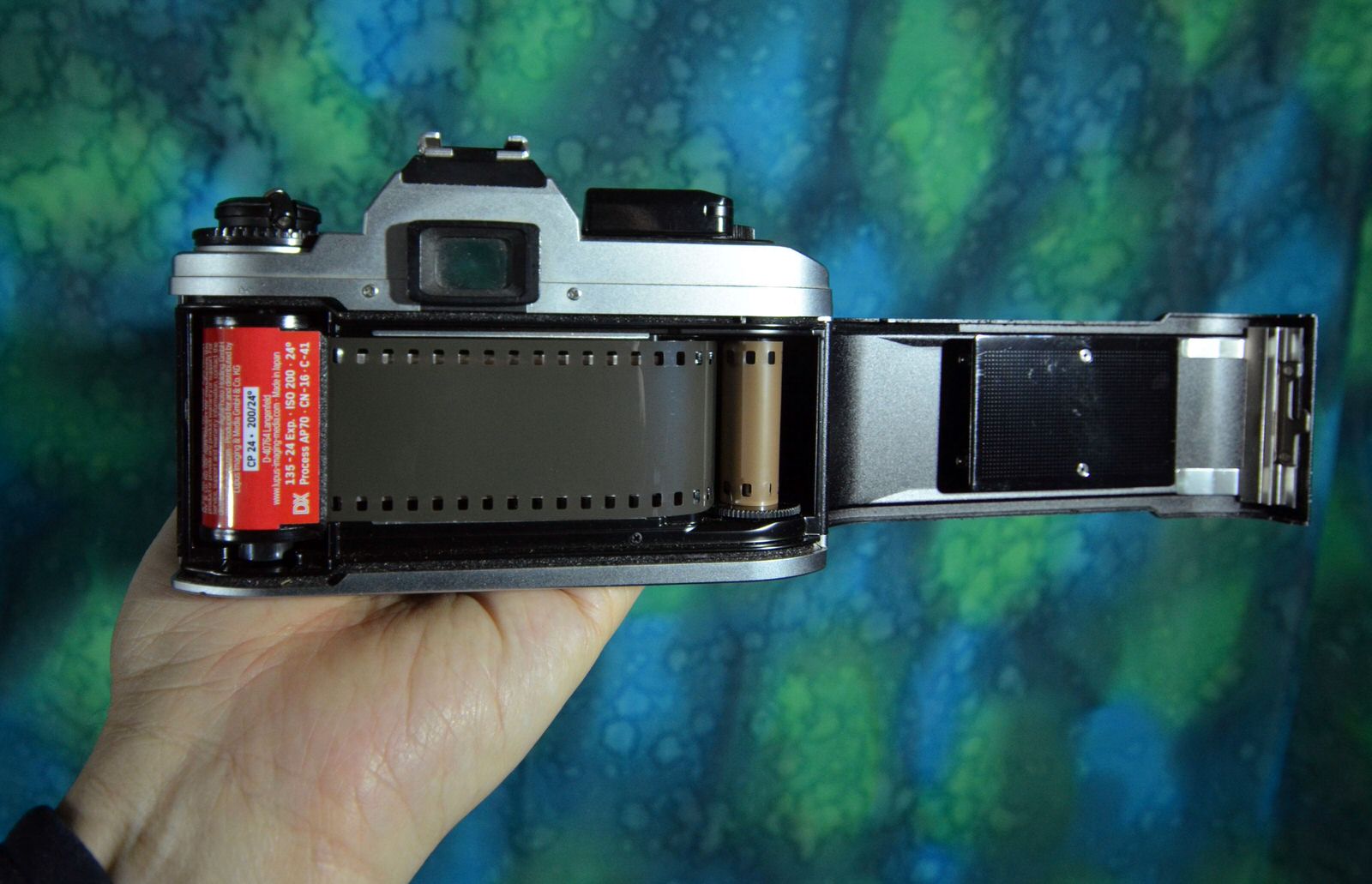 This 'Broken Digital Camera' Was Quite a Bargain | PetaPixel