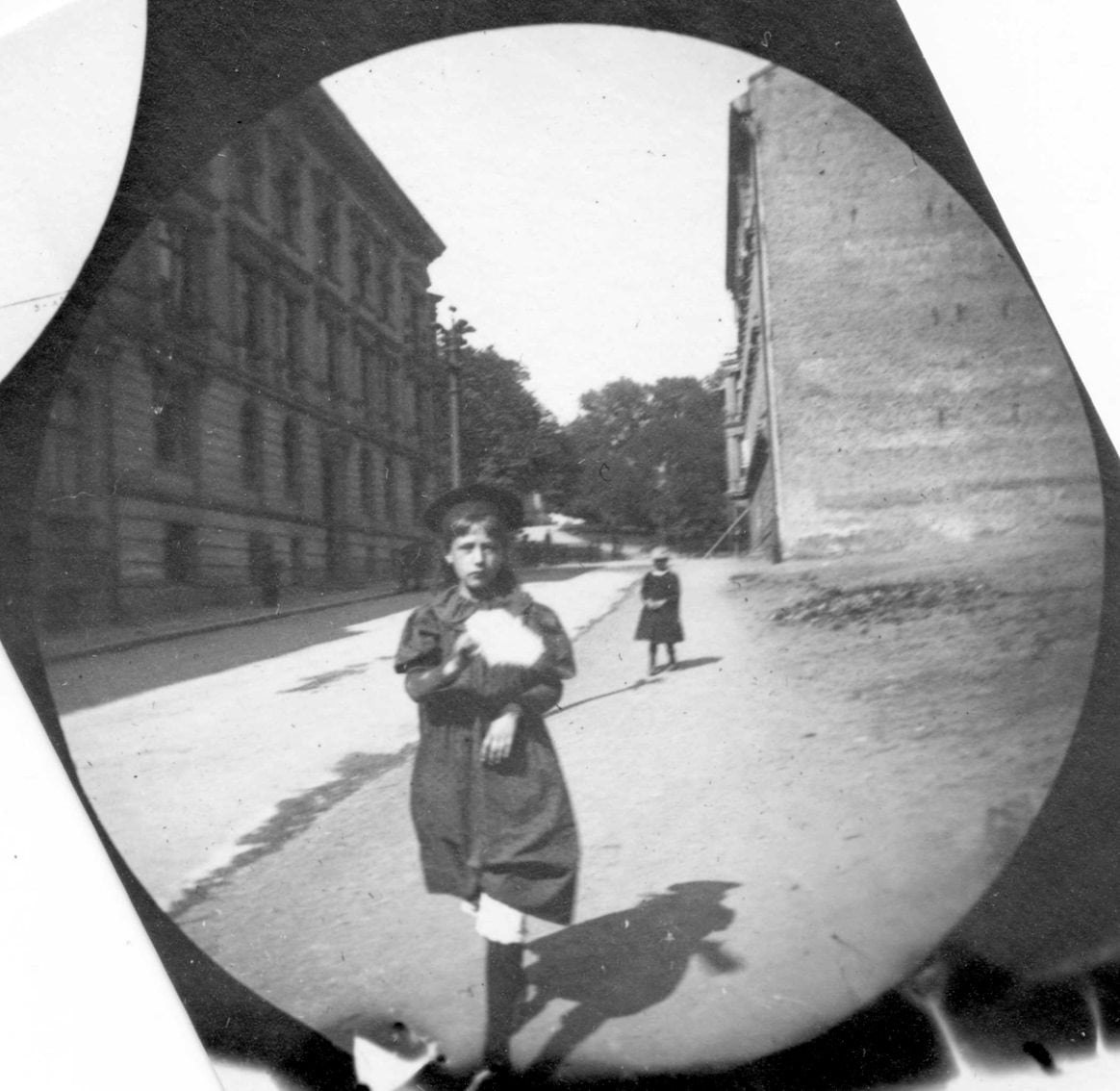 Carl Størmer: The 19-Year-Old Who Shot Spy Camera Street Photos in the ...
