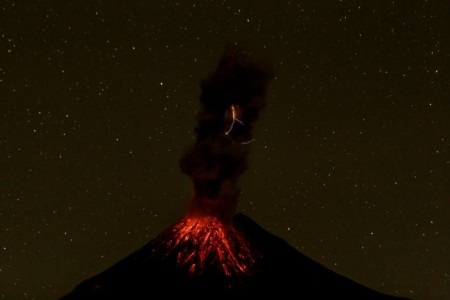 How this Epic Volcano Photo Was Shot | PetaPixel
