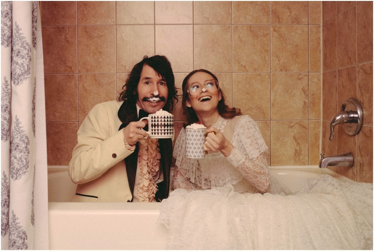 This Couple Shot 70s-Themed Engagement Photos | PetaPixel