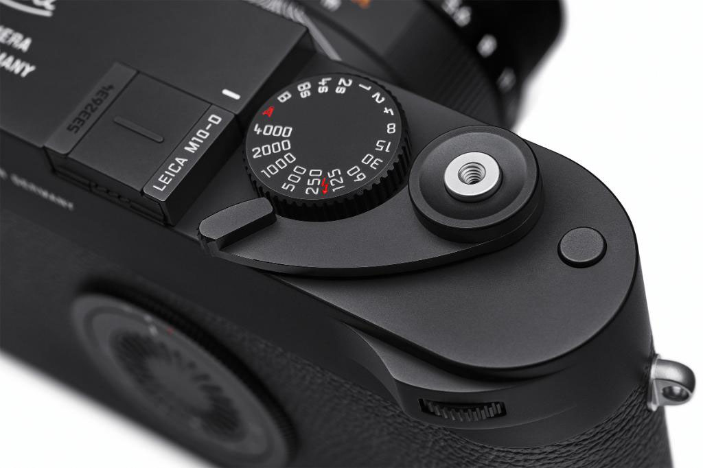 Leica M10-D: A Minimalist Analog-style Body with Wi-Fi Instead of an ...