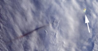 NASA Captured a Meteor Exploding with the Energy of 10 Atomic Bombs ...