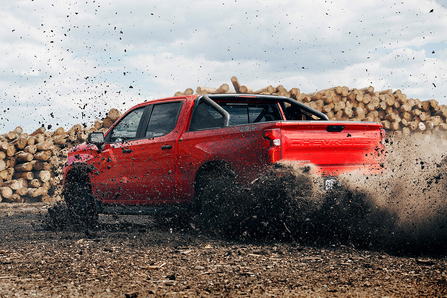 Behind the Scenes on a Chevy Silverado Shoot Spanning 31 Days | PetaPixel